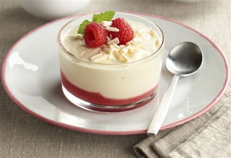 Mousse De Chocolate Blanco Con Frambuesas