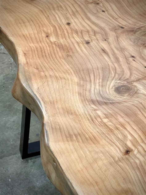 Tavolo In Cedro Del Libano Live Edge Andrea Comi Wooden Design