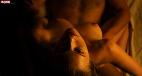 Naked Elle Evans In Muse