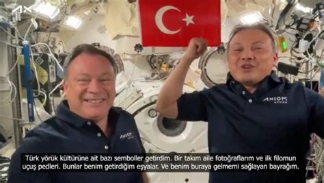 Türkiye nin ilk astronotu Alper Gezeravcı uzaya Yörük nazarlığı götürdü