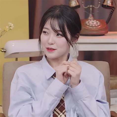 Baek Ji Heon Fromis