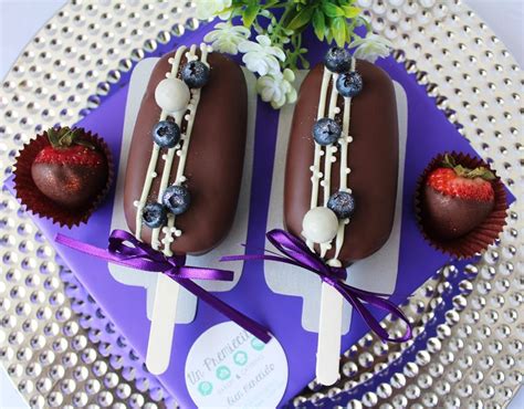 Paletones Estilo Magnum De Red Velvet Con Blueberries Y Perlas De