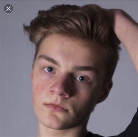 Victor Scammander Wiki Harry Potter Roleplay Amino Amino