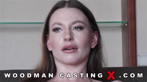 Uzun boylu sarışın orospu casting sex ile coşuyor Türkçe Altyazı HD