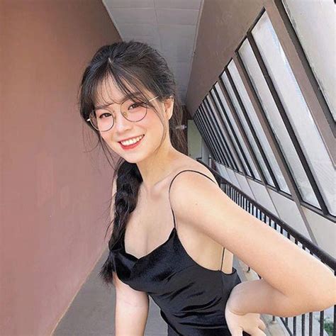 999 Hình ảnh gái xinh đeo kính đẹp dễ thương cute hết nấc Final Blade