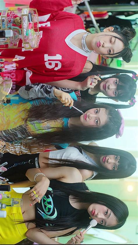 Minji Newjeans Attention Mv Wallpapers Hyein Hani Haerin