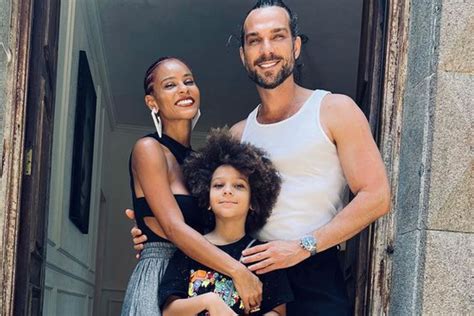 Vídeo Aline Wirley e Igor Rickli viajam juntos para conhecer filhos