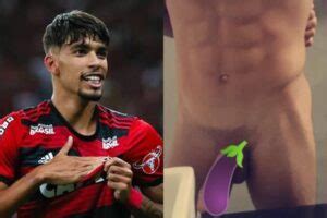 Jogador Lucas Paquetá pelado e se masturbando em vídeo Todos Famosos Nus