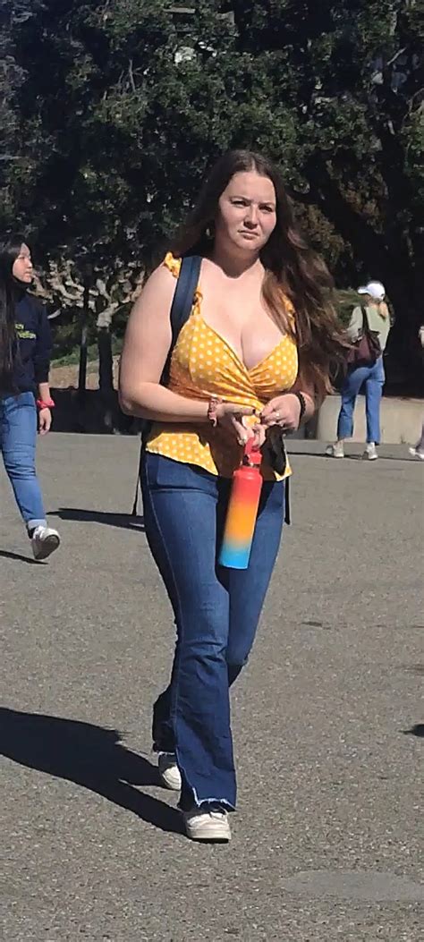 Yellow Polka Dot Cleavage Boobs Forum