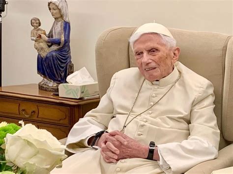 El Papa Emérito Benedicto XVI falleció en el Vaticano a los 95 años