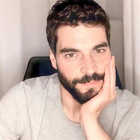 Akin Akin Z Har Suspirar A Sus Fans Ahora En La Serie El Juego De