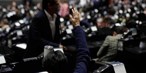 Cámara de Diputados Aprueban en lo general y en lo particular con