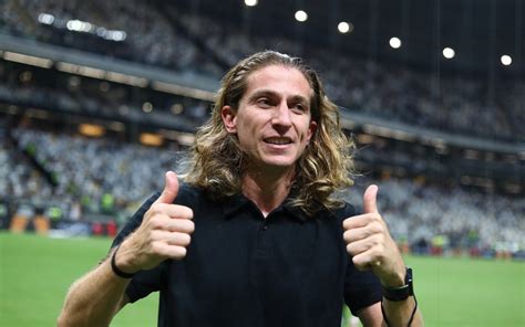 Filipe Luís exalta calendário lotado do Flamengo em 2025