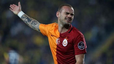 Galatasaray Dan Sneijder E Tarihi Ceza Fanatik Gazetesi Galatasaray
