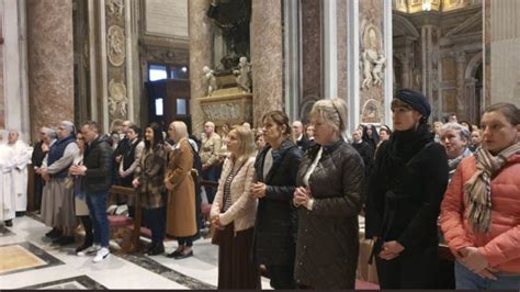 Abp S Gądecki przewodniczył Mszy świętej przy grobie św Jana Pawła II