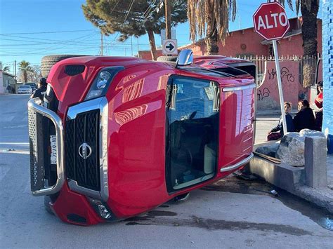 Registran Choque Con Volcadura En Colonia El Barreal El Bordo