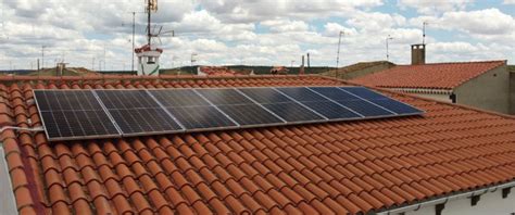 Cuántas placas solares necesito para una casa de 150m²