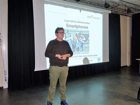 Markdorf Smartphones Beeinflussen Alltag In Schule Und Familie