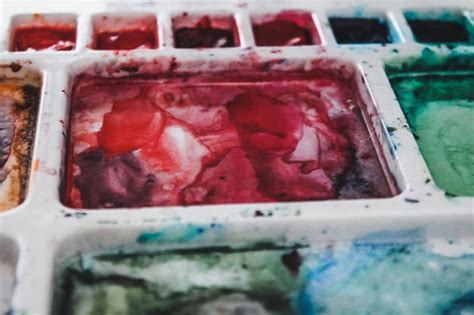 Paleta Con Pinturas De Acuarela Foto Premium
