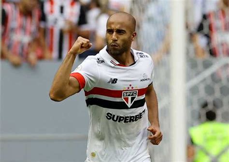 GRANDE FASE Lucas se destaca em 2024 e disputa artilharia no Brasileirão