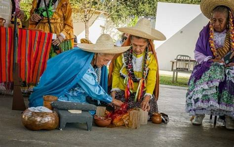 Destaca participación de adultos activos en desfile revolucionario