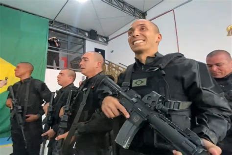 V Deo Comovente Agente Da Pcdf Se Forma Ap S Parada Card Aca Em Curso