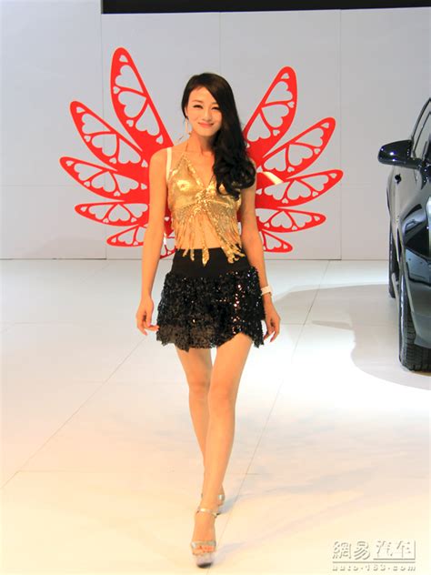 Sexys modelos chinas en la exposición de autos en Nanjing China