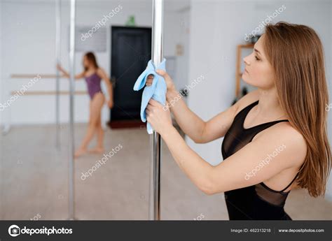 Mulheres Sexy Praticam Pole Dance Dan Ando Sala Aula Meninas Fotos