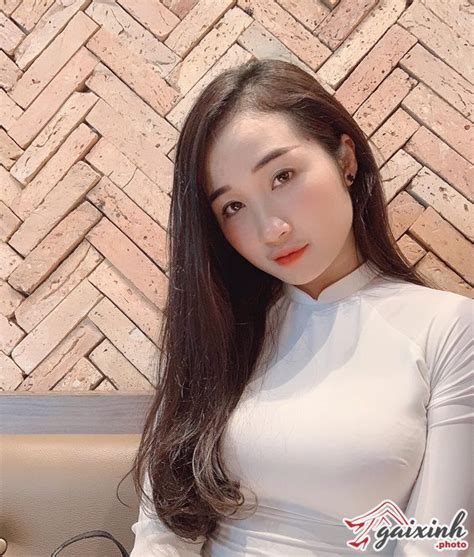 Cô Giáo Thảo Cùng Áo Dài Sáng Lên Lớp Chiều Đến Phòng Gym