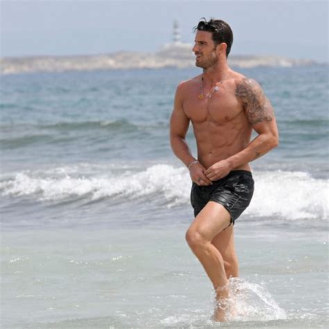Aitor Ocio Con El Torso Desnudo En Ibiza Torsos Desnudos Los Famosos