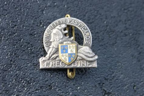 INSIGNE MILITAIRE 1ER RI Régiment Infanterie On ne Relève Pas Picardie
