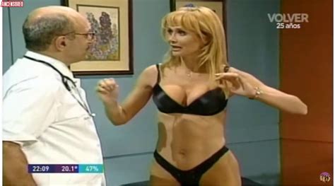 Naked Paula Martínez in Rompeportones
