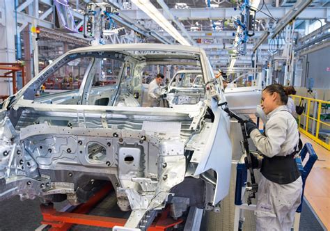 Crece producción y exportaciones de vehículos ligeros en 2022