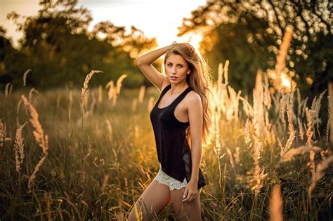 Wallpaper Sunlight Women Outdoors Model Blonde Depth Of Field Long Hair Looking At