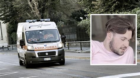 Incidente a San Donà di Piave Venezia auto con 5 ragazzi si schianta