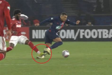 PSG Kylian Mbappe cudem uniknął kontuzji Nie do wiary co stało się z