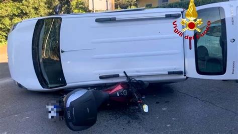 Incidente Stradale All Incrocio Tra Via Faentina E Via Salviati