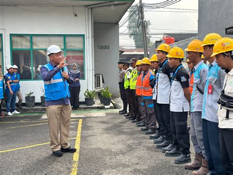PLN UP3 Karawang Gelar Briefing Edukasi K3 Dan Peningkatan Pelayanan
