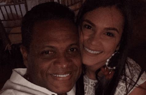 El Cantante Omar Geles Le Pidi Matrimonio A Su Eterna Enamorada