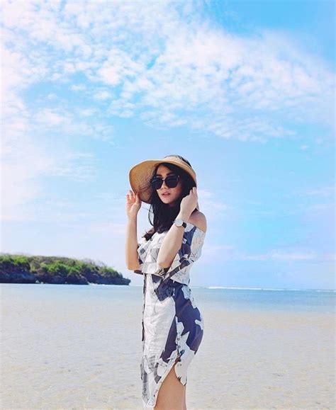 50 Rekomendasi Ootd Ke Pantai Non Hijab Hijab Pantai Ootd Gaya Liburan