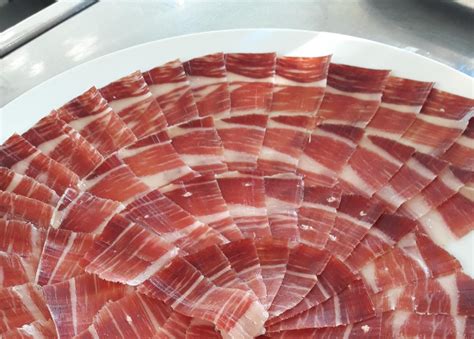 Cómo cortar jamón correctamente en casa
