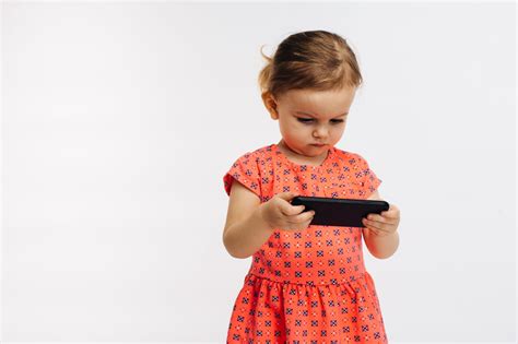 Cuál es el impacto del uso de pantallas en niños y niñas SCDE