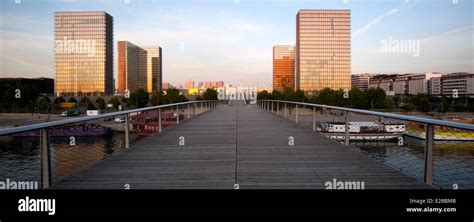 Francia París el río Sena catalogado como Patrimonio Mundial por la