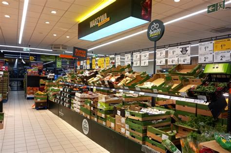 Biedronka Lidl Dino Aldi Netto godziny otwarcia sklepów w