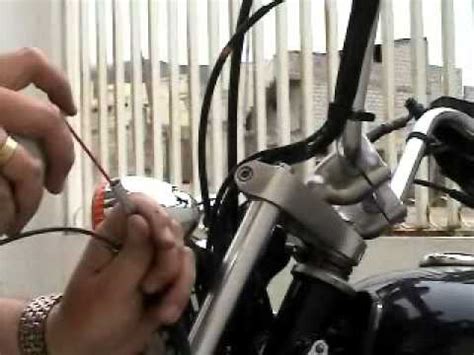 Mantenimiento de moto Parte 7 Cambio del cable del velocímetro YouTube