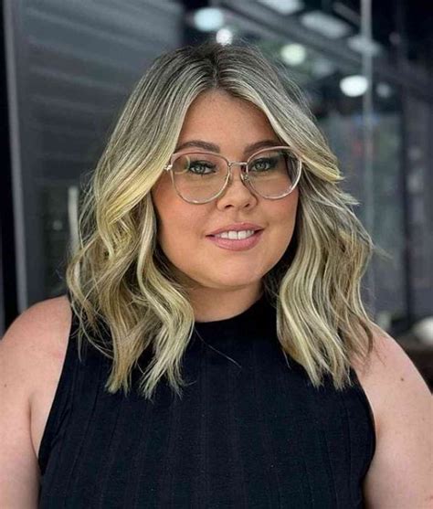 10 Doppelkinn Frisuren für mollige Frauen mit rundem Gesicht Visavis