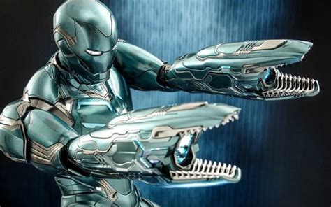Hot Toys Reissues Iron Man S LXXXV Armor In Holographic Form