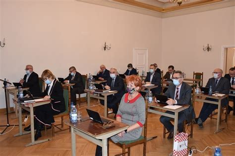 Powiat kaliski Radni uchwalili budżet na 2022 rok Jak będą wyglądały