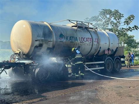Carregada etanol carreta pega fogo e por pouco não explode em Nova