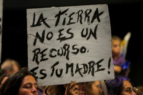 Ambientalistas Uruguayos Marchan En Rechazo Al Saqueo Del Agua
